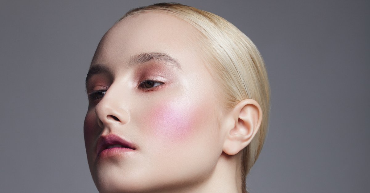Rouge-Guide: Creme Rouge oder Puder Blush?