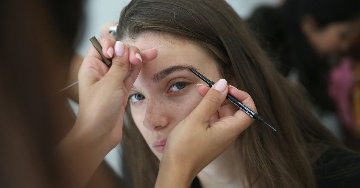 Augenbrauen Trend 2019: Boy Brows